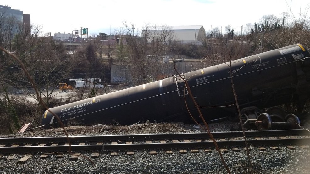 Nine train cars derail on Falls Road in north Baltimore | WBFF